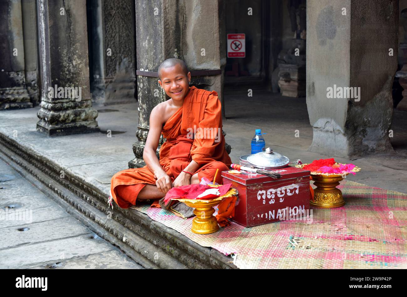 Buddhist monk 12th century hi-res stock photography and images - Alamy