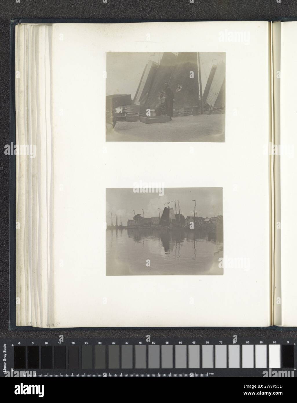 View of houses and sailing ships in Volendam, c. 1900 - c. 1910 ...