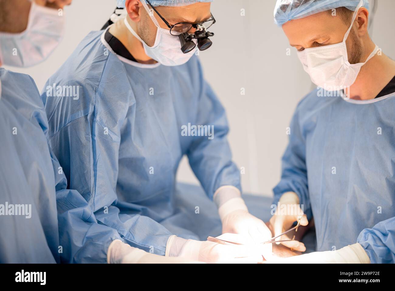 Surgeons vascular operating room hi-res stock photography and images ...