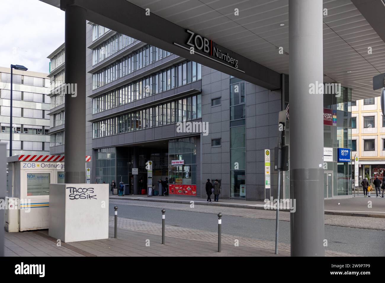 ZOB Nürnberg der Busbahnhof für Fernbusse für Inlands- als auch ...