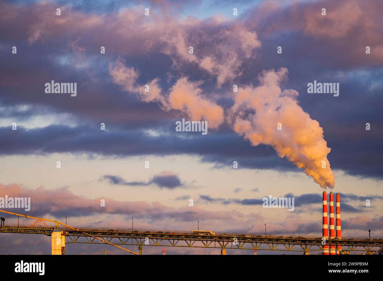 Large plume smoke emitting from hi-res stock photography and images - Alamy