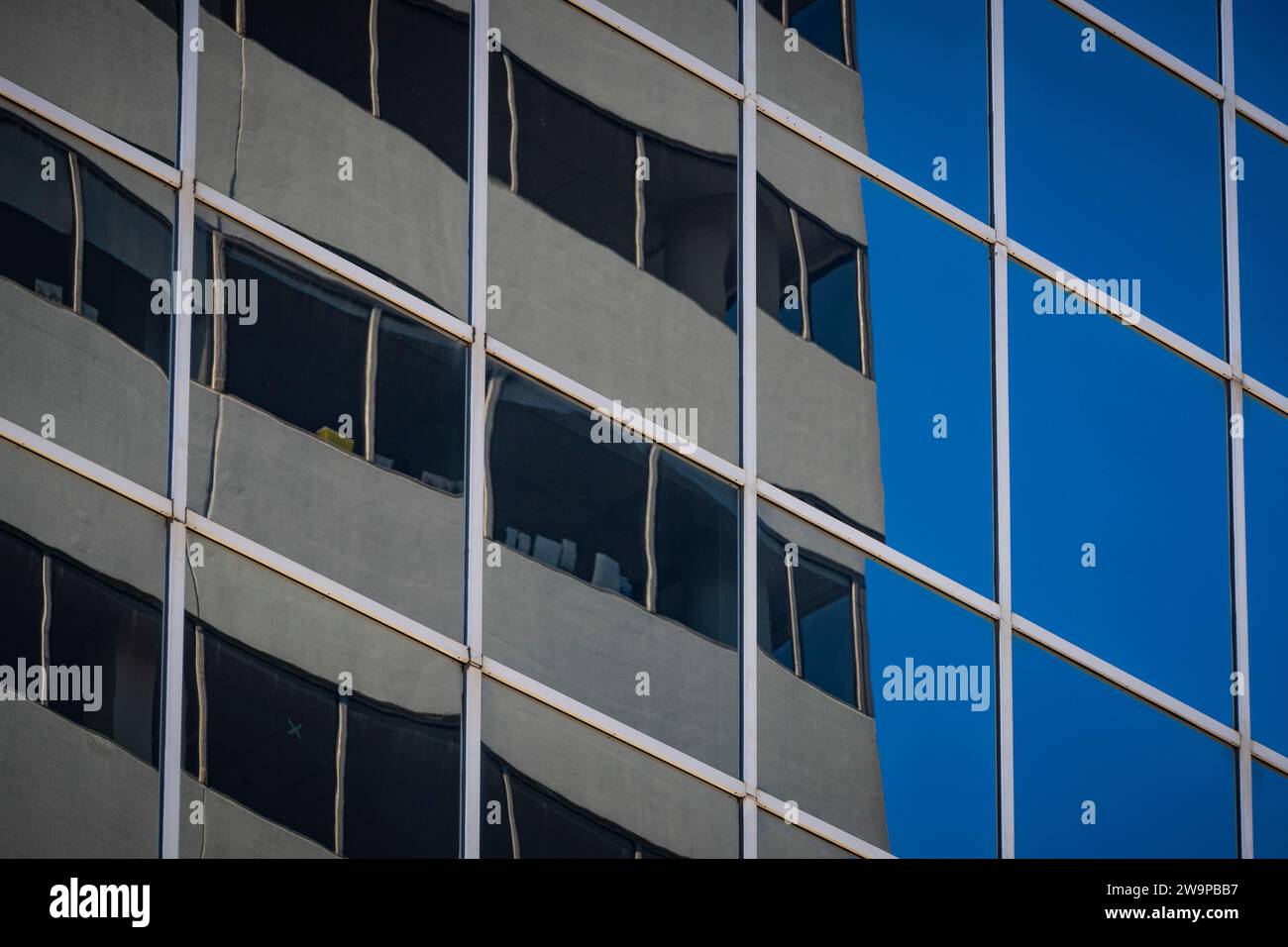 Glass construction envelope hi-res stock photography and images - Alamy