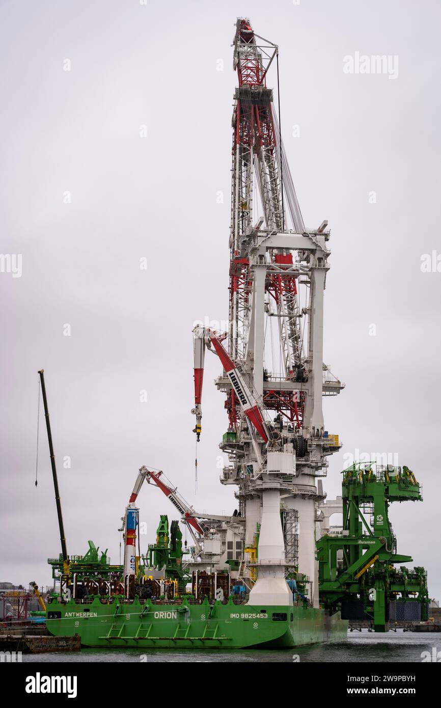 Large crane ship Orion loads windmill components at Dartmouth, Nova ...