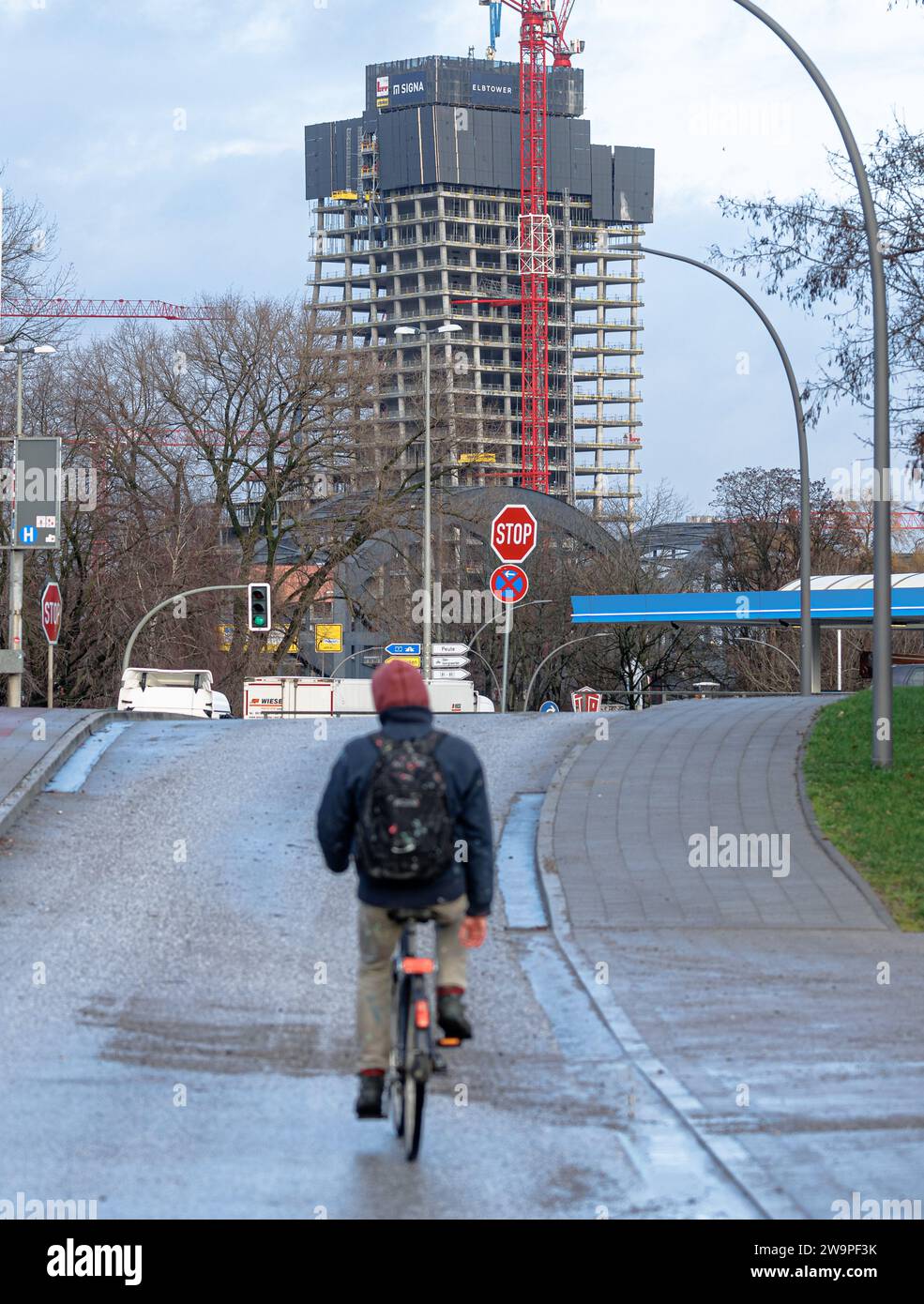 Hamburg, Germany. 29th Dec, 2023. View of the Elbtower construction ...