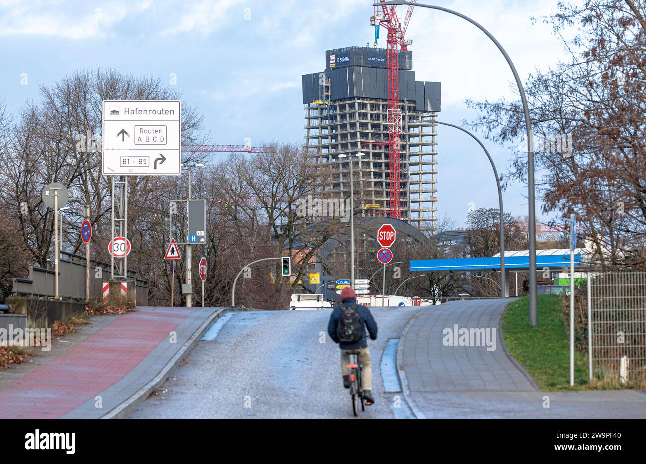 Hamburg, Germany. 29th Dec, 2023. View of the Elbtower construction ...