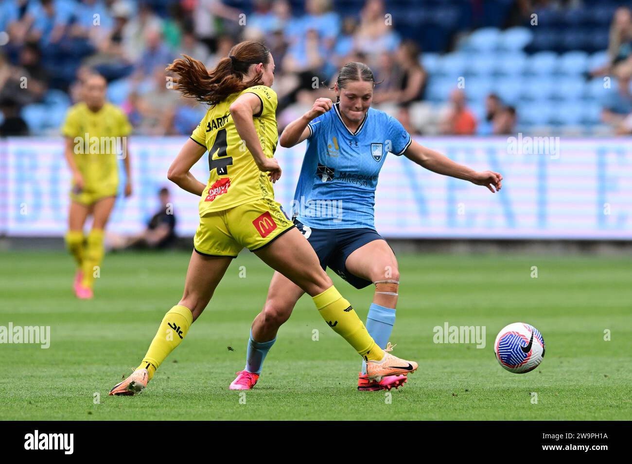 Sydney, Australia. 29th Dec, 2023. Mackenzie Dale Barry (L) of the ...