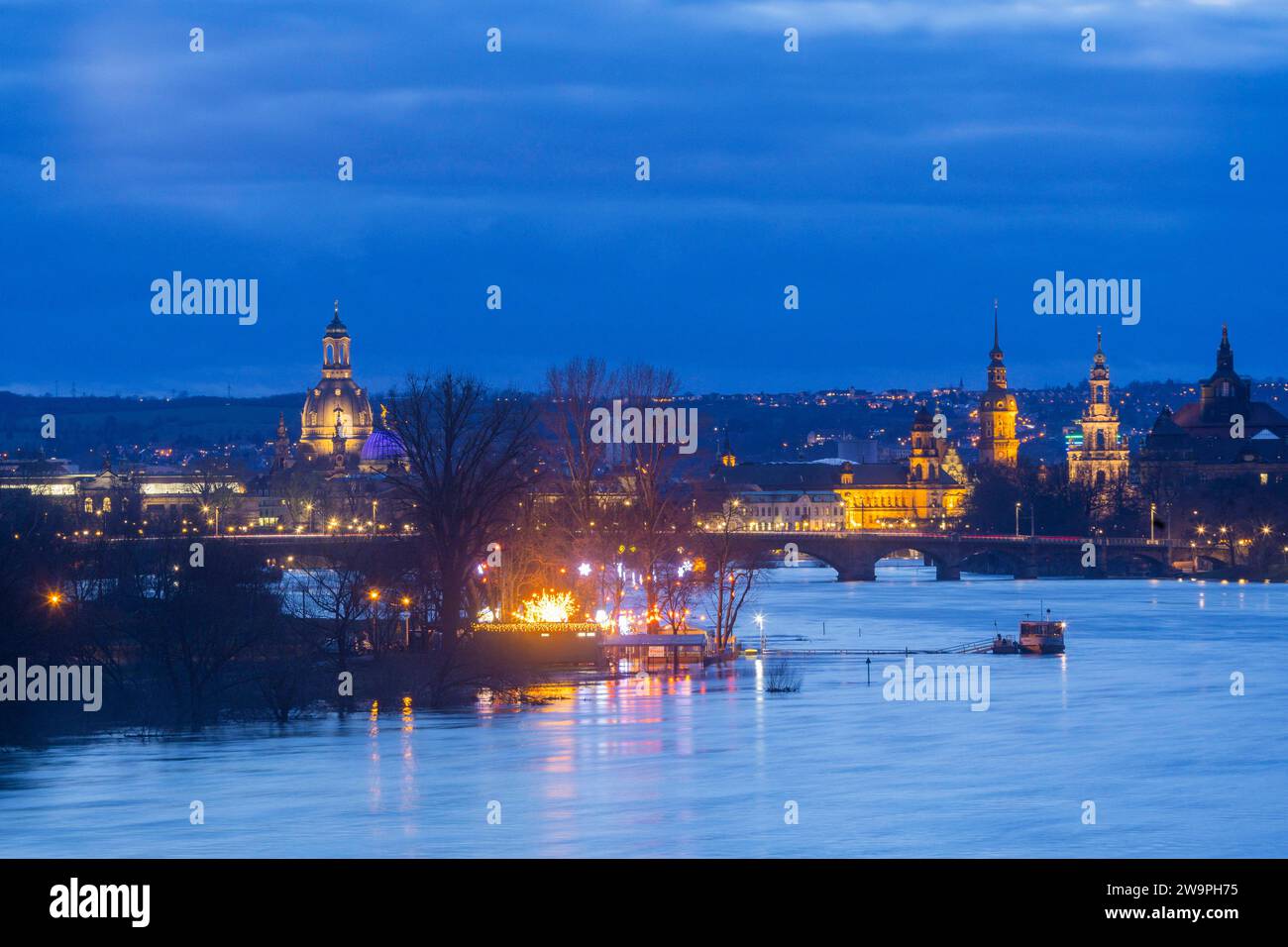 Hochwasser in Dresden Durch die starken Niederschläge in Form von ...