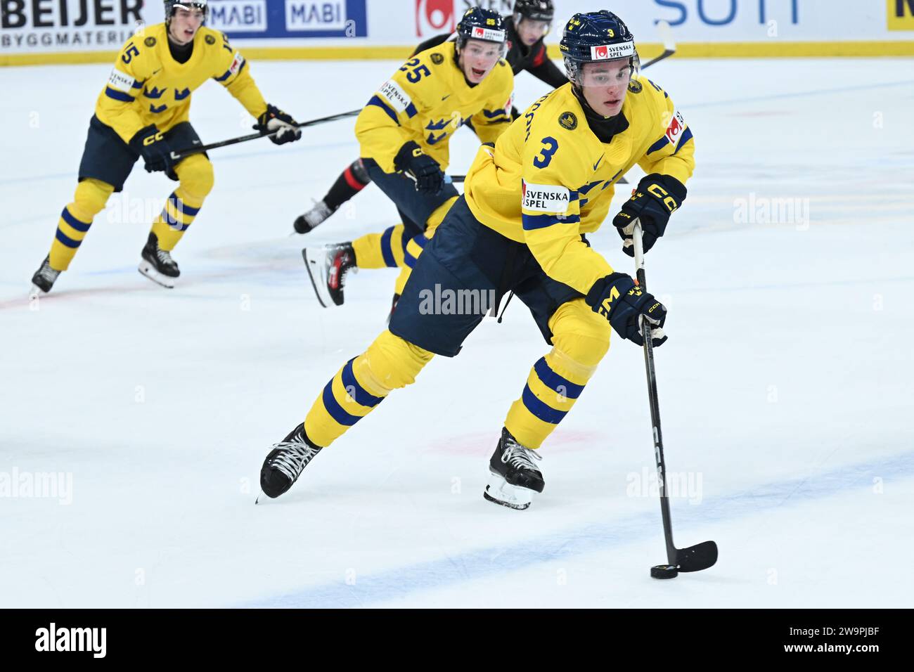 GOTHENBURG, SWEDEN 20231229Sweden's Elias Salomonsson during the IIHF ...