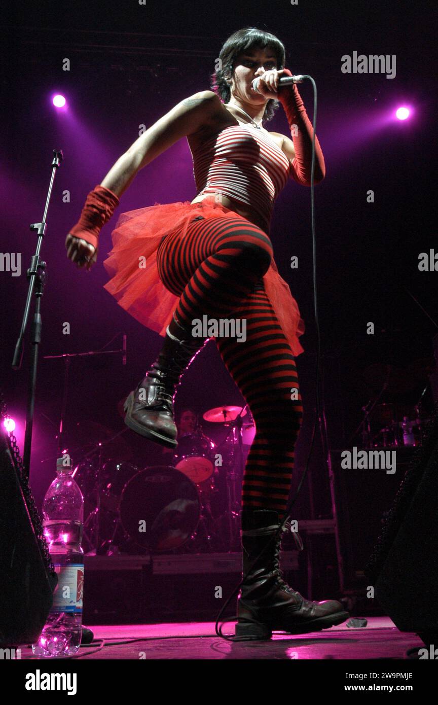 Musical di gruppo hi-res stock photography and images - Alamy