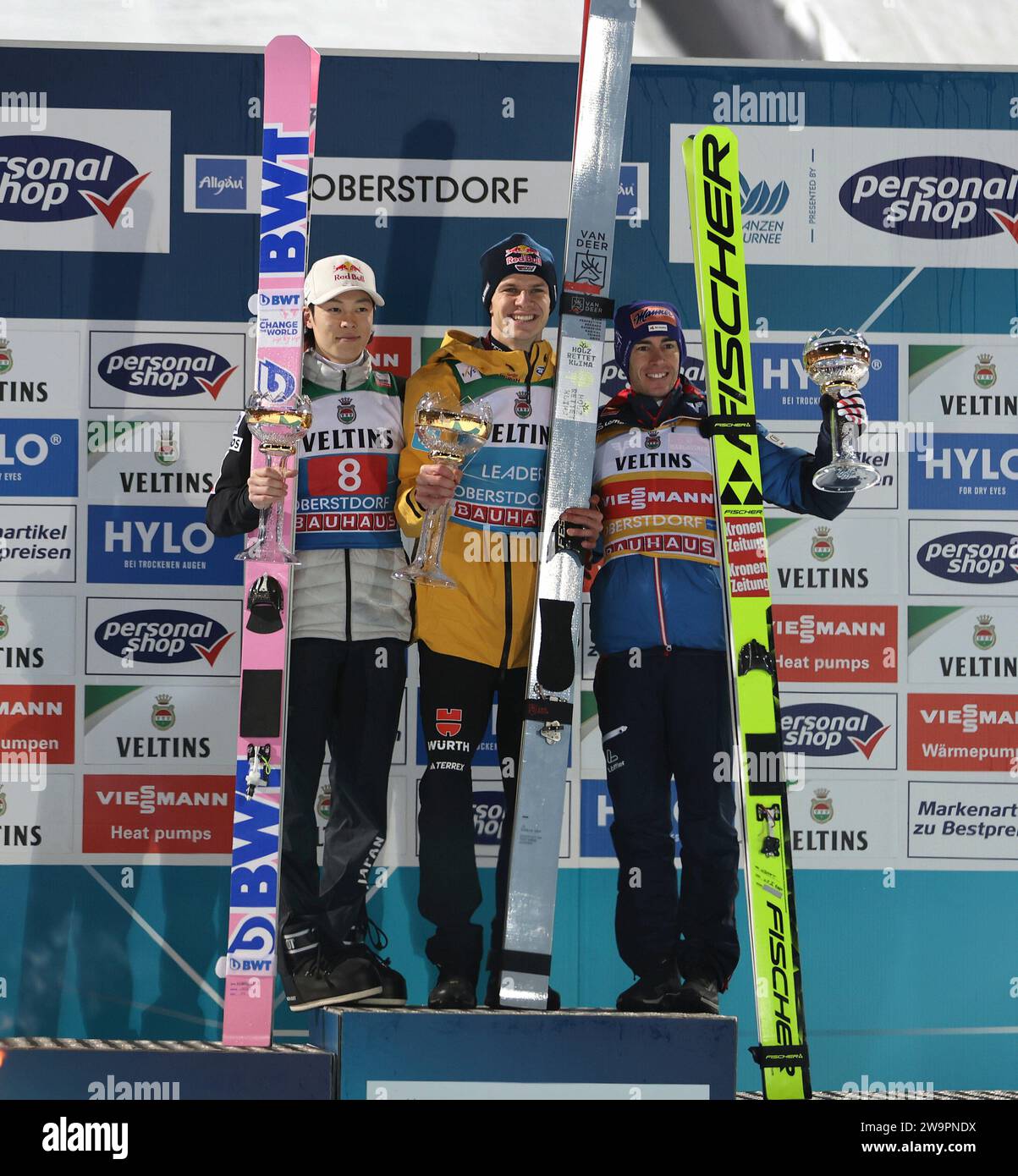 Kobayashi ryoyu jpn mit wellinger andreas ger und kraft stef hi-res ...