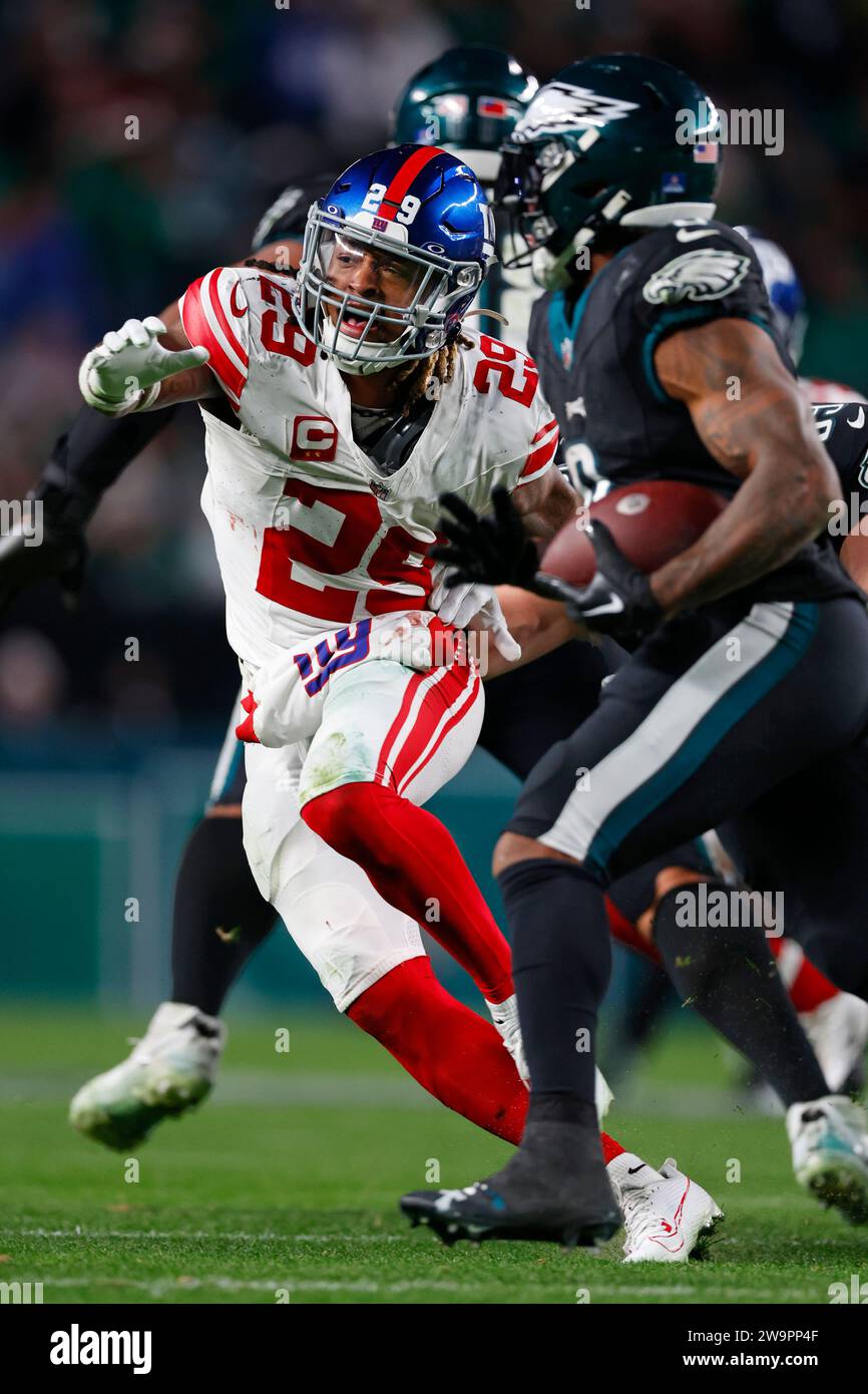 New York Giants safety Xavier McKinney (29) in action against Philadelphia Eagles running back D ...