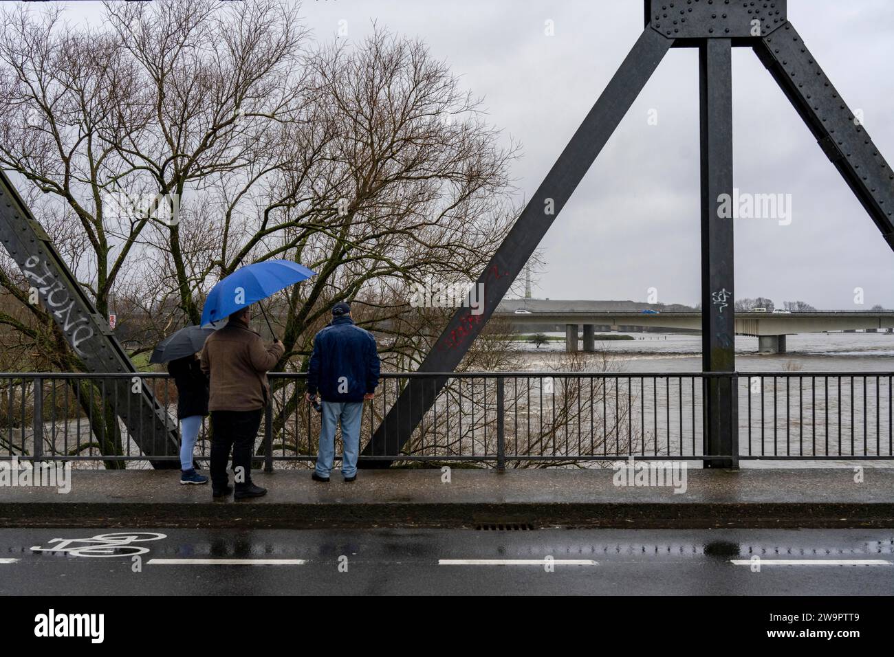 Onlookers at the flood on the Ruhr, after days of heavy rainfall the ...