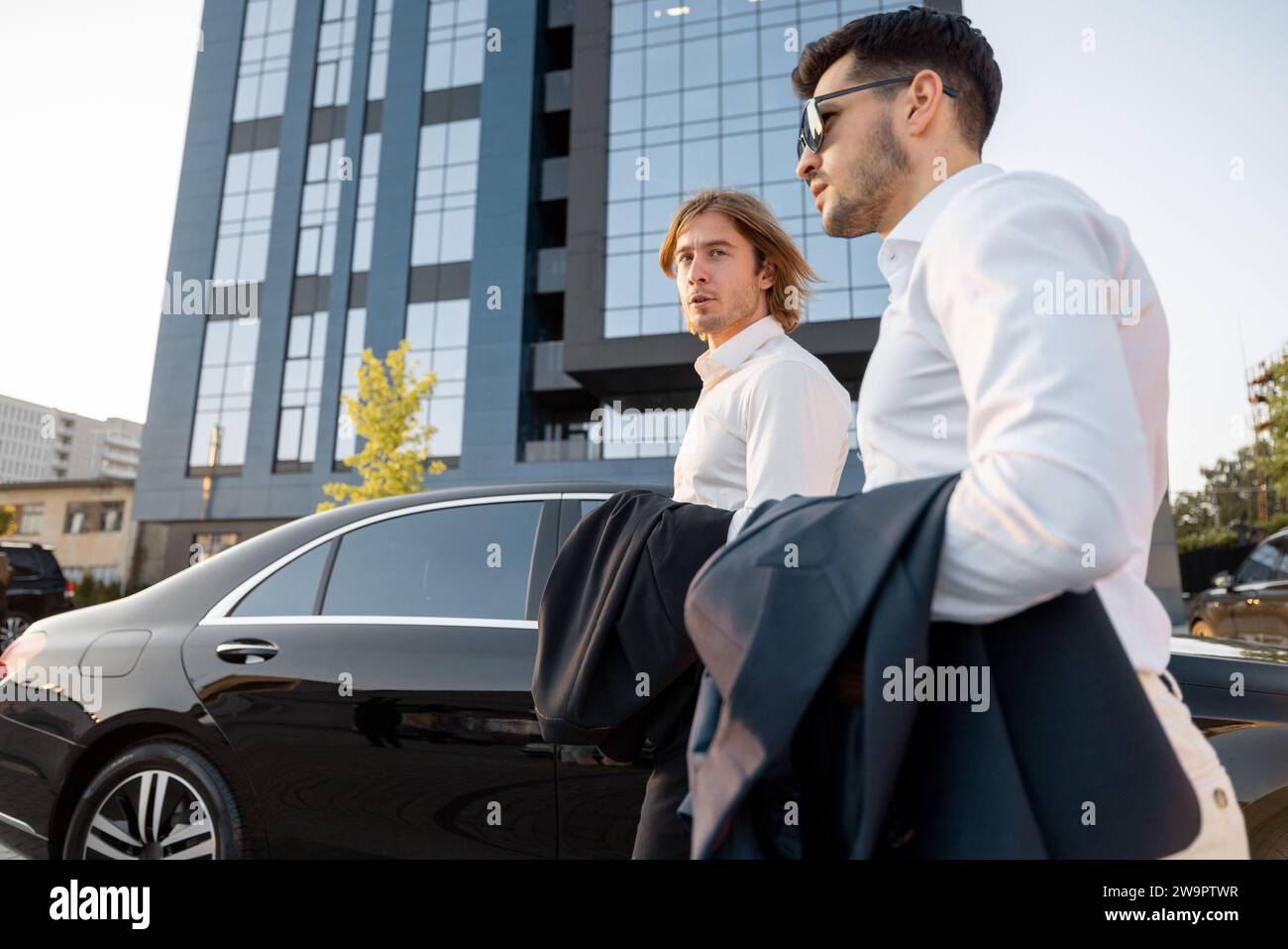 Car going office hi-res stock photography and images - Alamy
