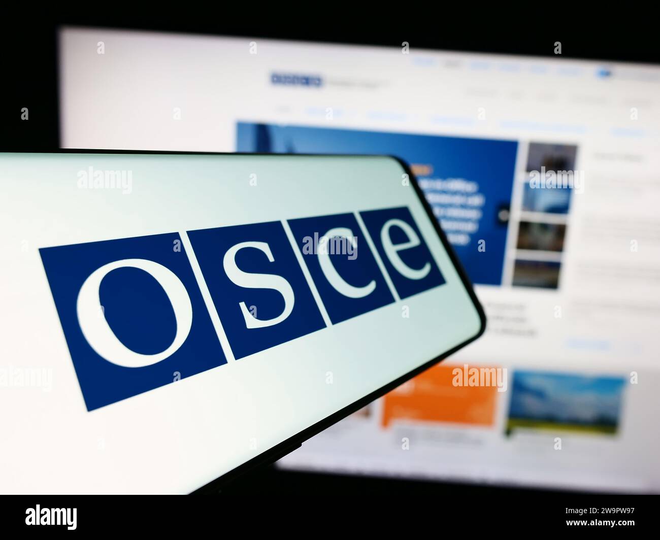 International operation center hi-res stock photography and images - Alamy