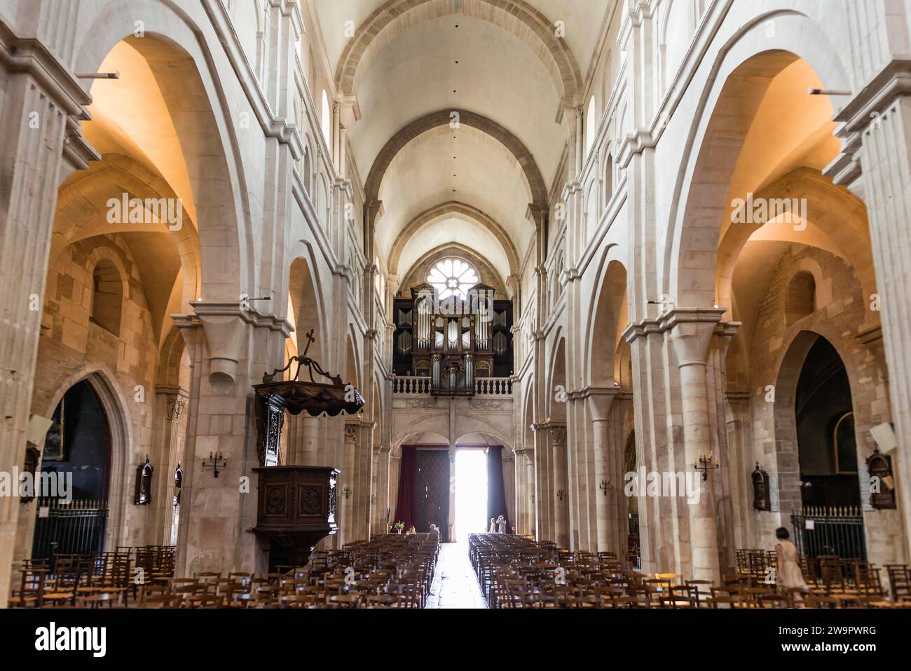Basilica of Notre Dame, Beaune, Departement Cote-d'Or, Bourgogne ...