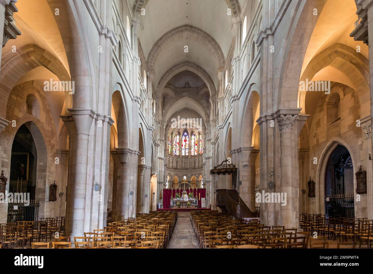 Basilica of Notre Dame, Beaune, Departement Cote-d'Or, Bourgogne ...