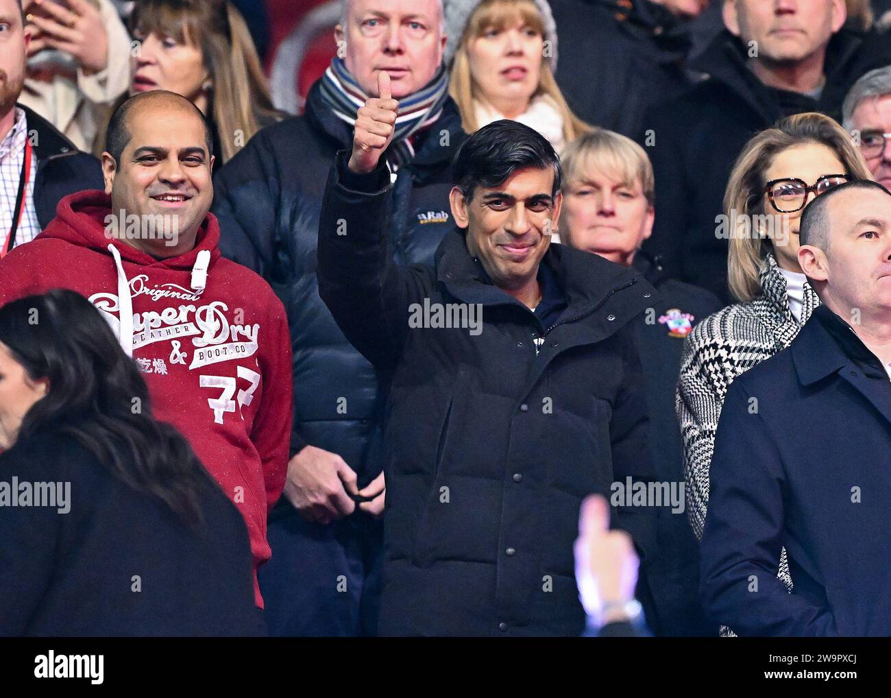 St mary's stadium crowd hi-res stock photography and images - Alamy