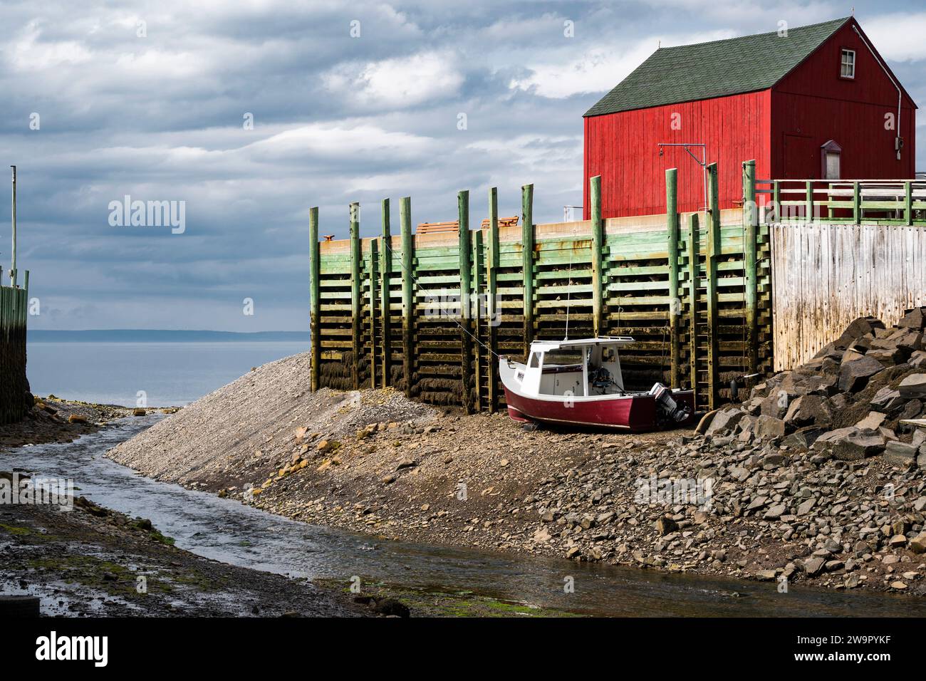 Halls harbour hi-res stock photography and images - Alamy