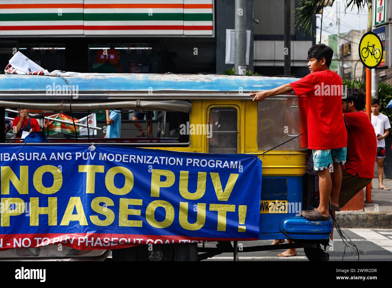 Manila, Metro Manila, The Philippines. 29th Dec, 2023. Jeepney drivers ...