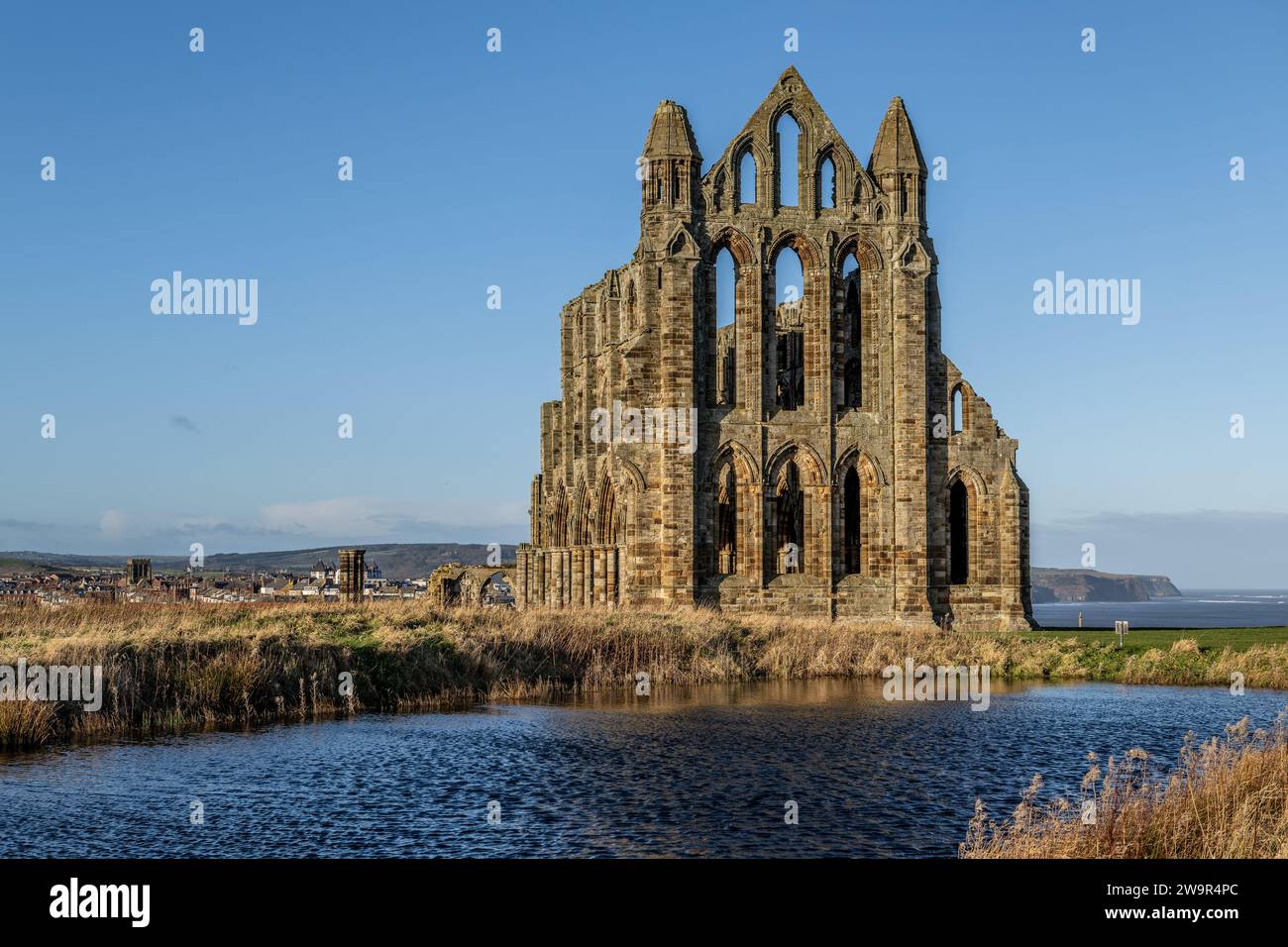 Whitby abbey gothic ruins hi-res stock photography and images - Alamy