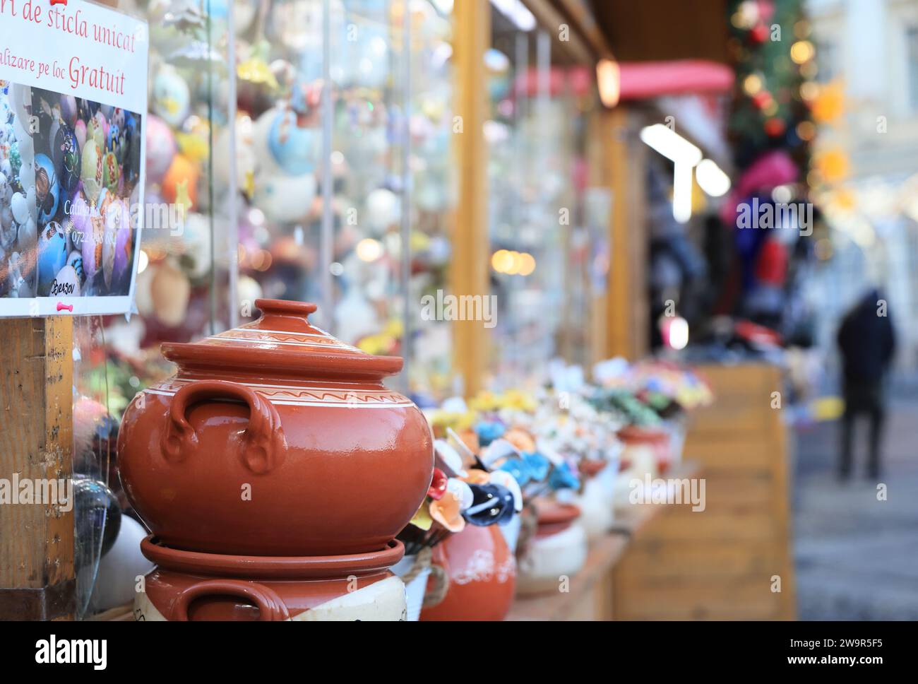 Pretty Christmas market on Piata Mare, the Big Square, in the ...