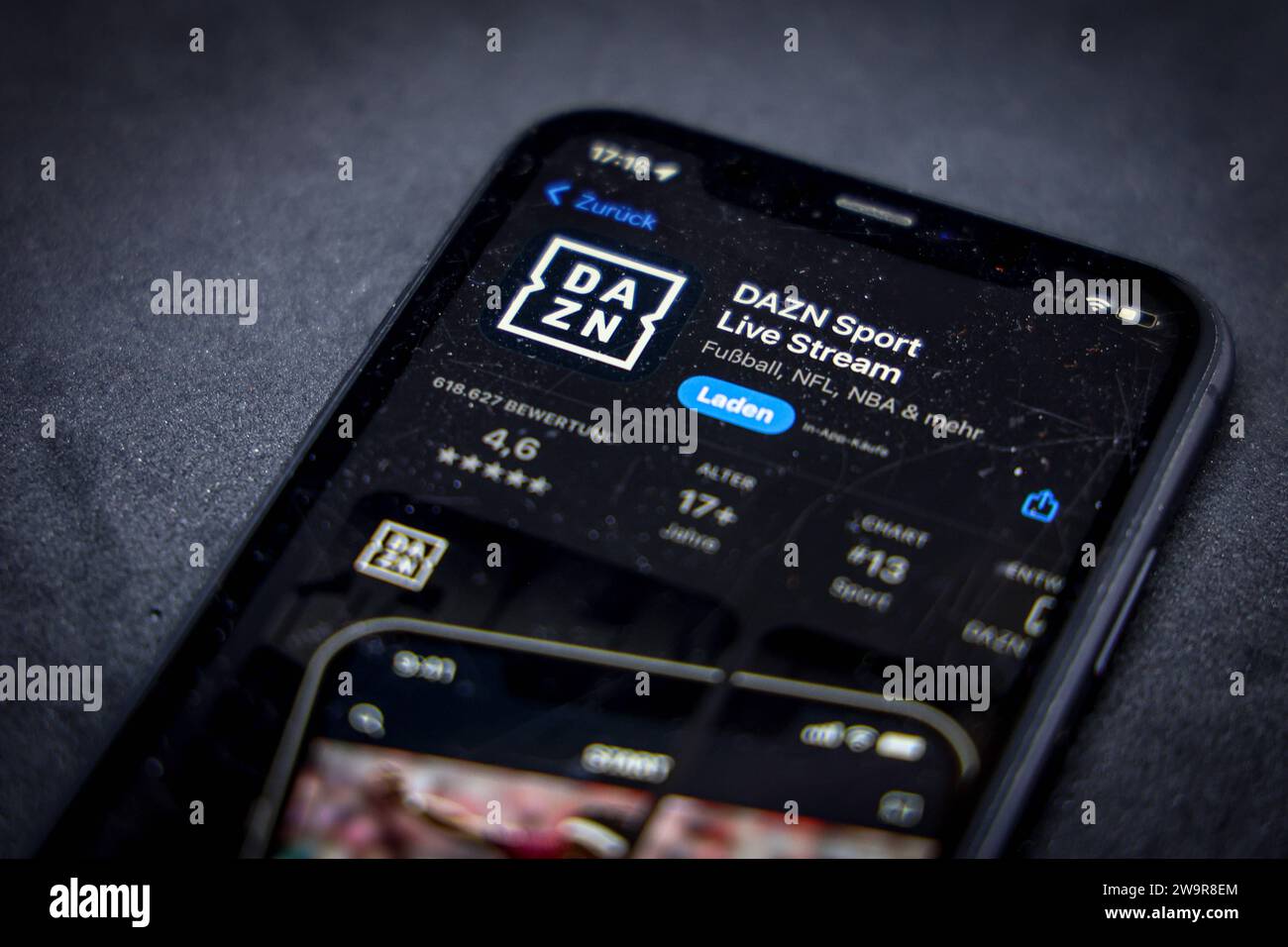 App Store - Apple - Apple App Store auf einem iPhone. Apps für 2024 - Lust auf was neues. DAZN ...