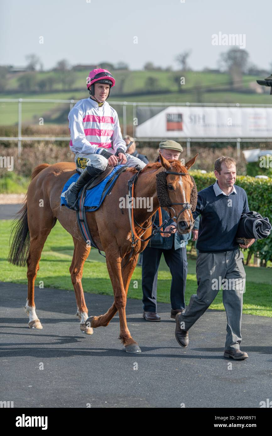 River Bray, winner of the 2nd race at Wincanton, ridden by Alan Johns ...