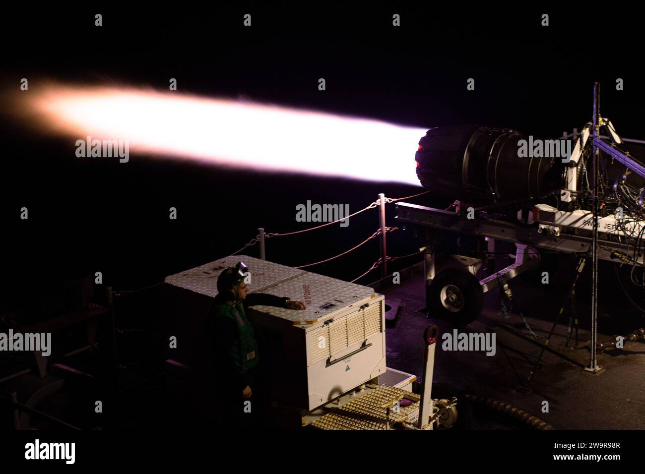 Jet engine test hi-res stock photography and images - Alamy
