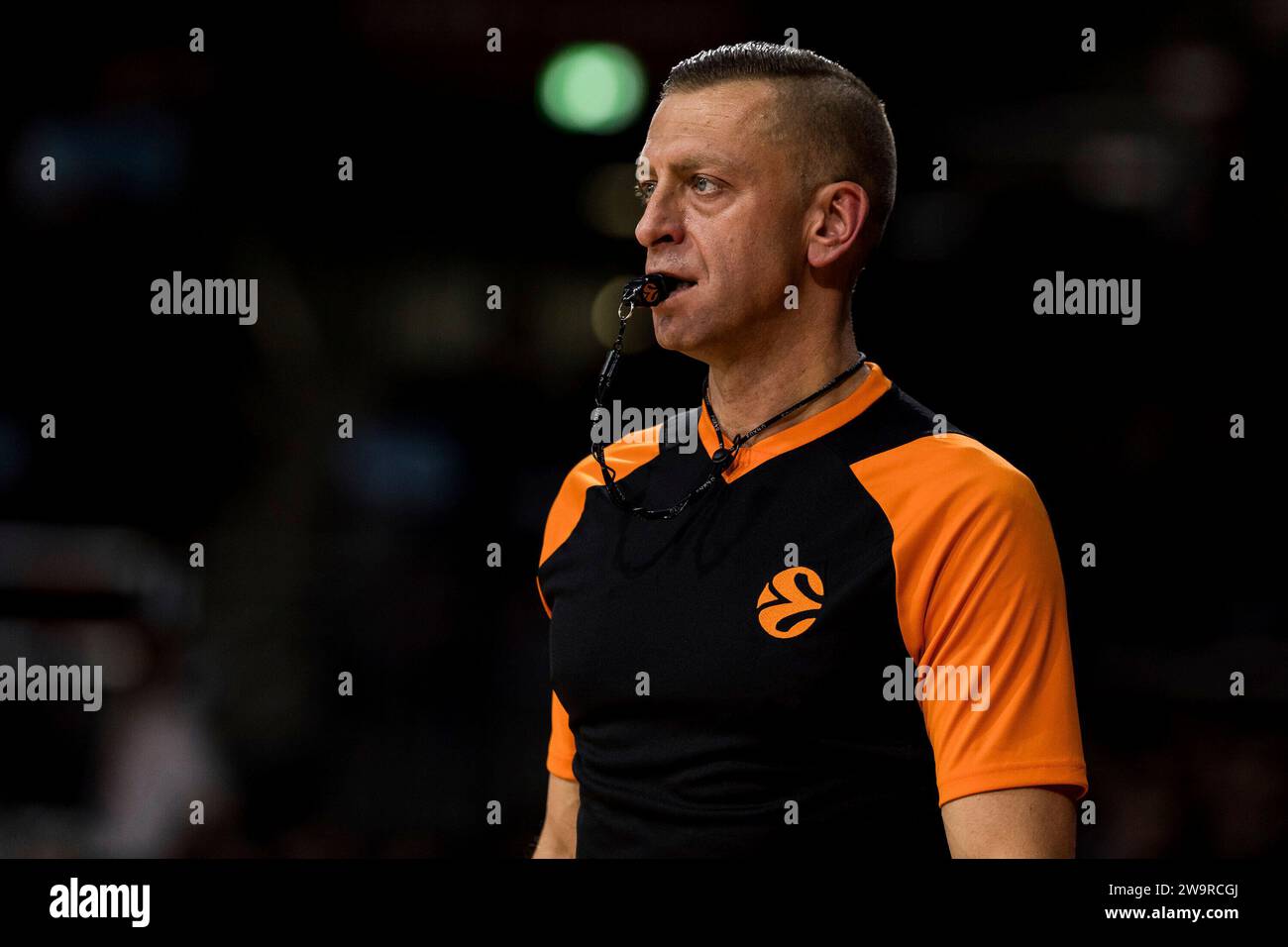 Denis Hadzic (Schiedsrichter) Turkish Airlines EuroLeague: FC Bayern M ...