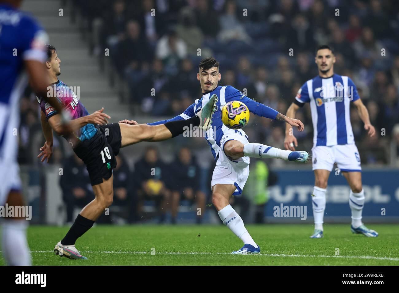 Dragon Stadium, Oporto, Portugal. 29 December, 2023. Pictured left to ...