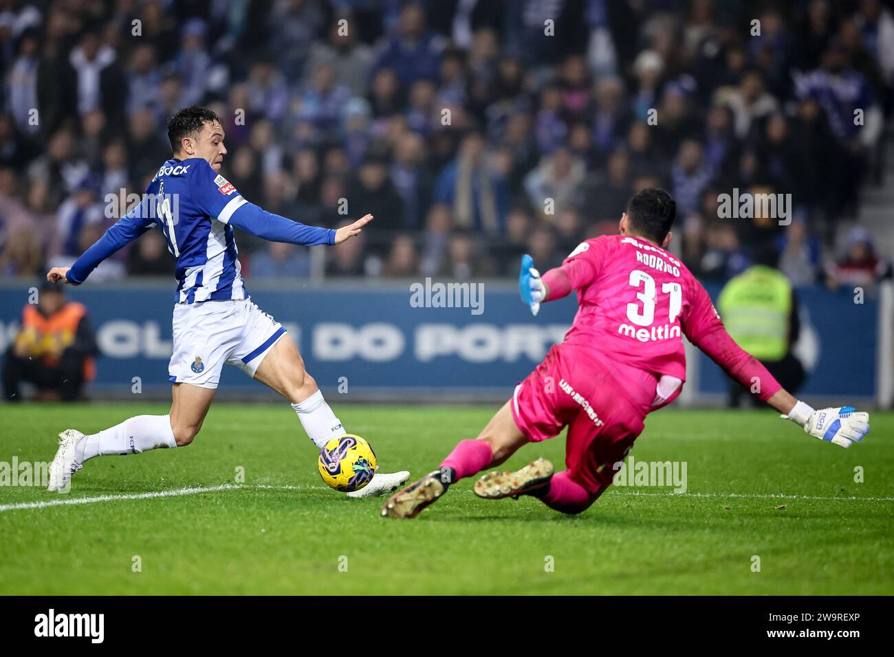 Dragon Stadium, Oporto, Portugal. 29 December, 2023. Pictured left to ...