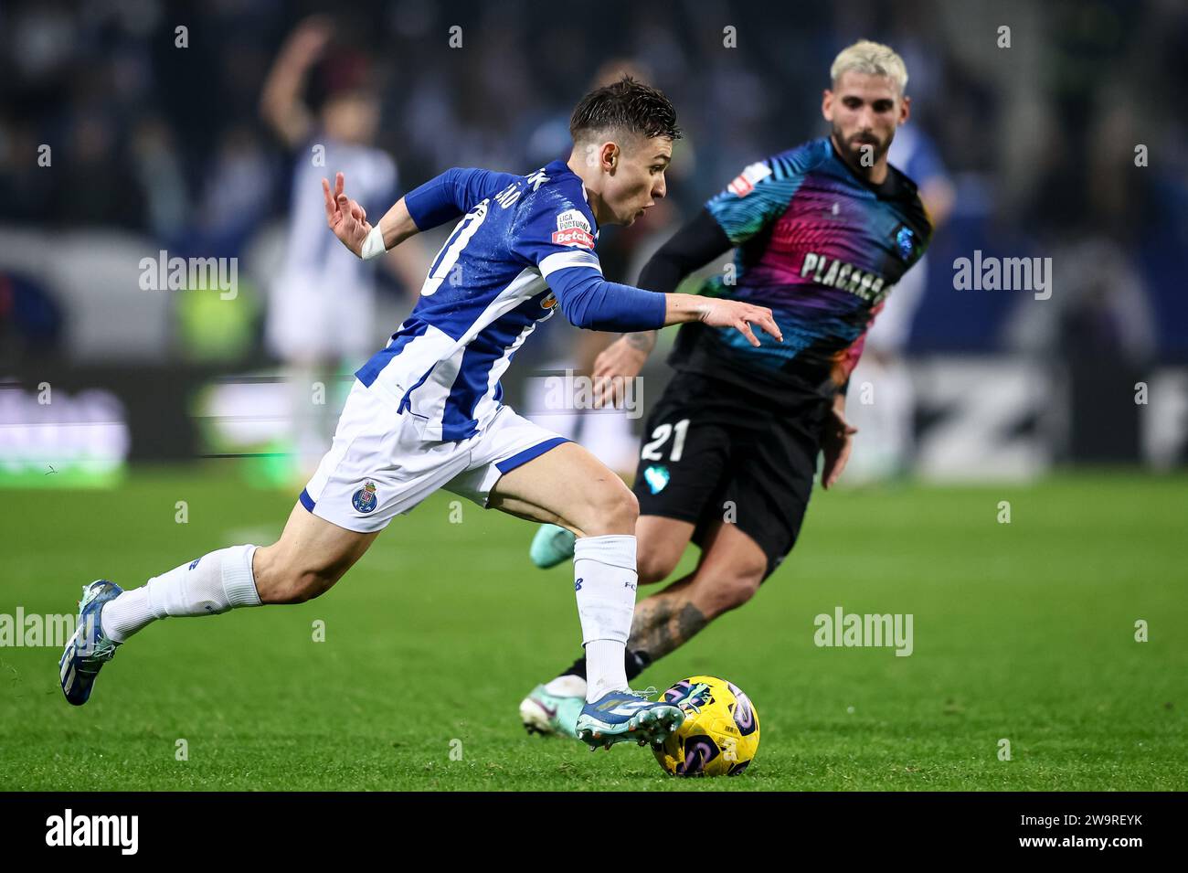 Dragon Stadium, Oporto, Portugal. 29 December, 2023. Pictured left to ...