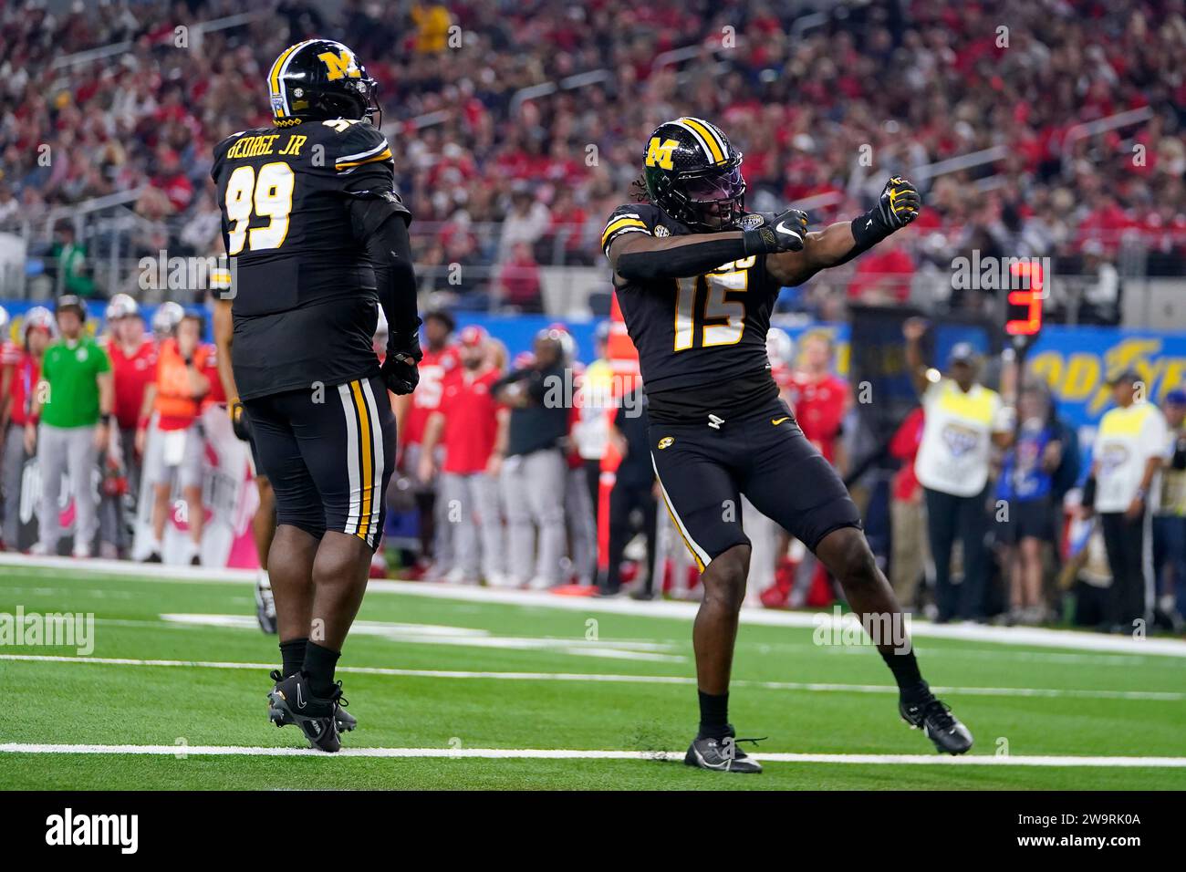 Missouri defensive lineman Johnny Walker Jr. (15) celebrates with ...