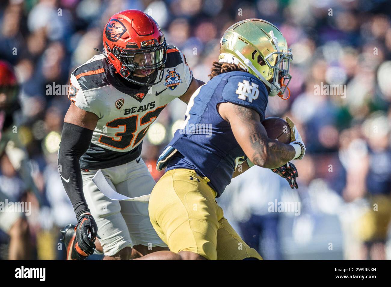 El Paso, Texas, USA. 29th Dec, 2023. Oregon State Beavers linebacker ...