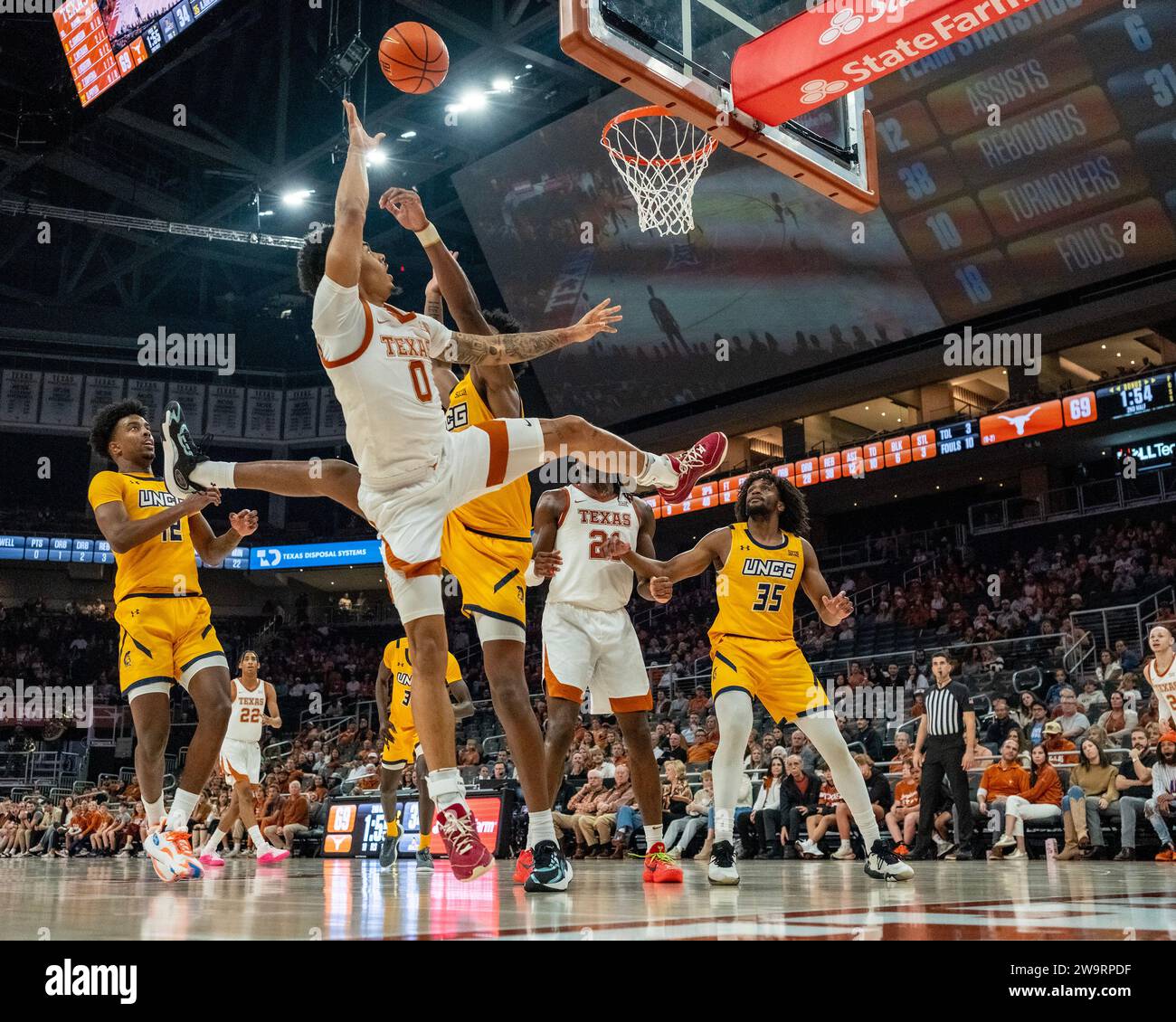 Texas, USA. 29th Dec, 2023. Chris Johnson #0 of the Texas Longhorns in ...