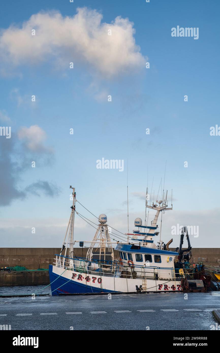 Fishing boat in a windy Macduff harbour, Aberdeenshire, Scotland Stock ...