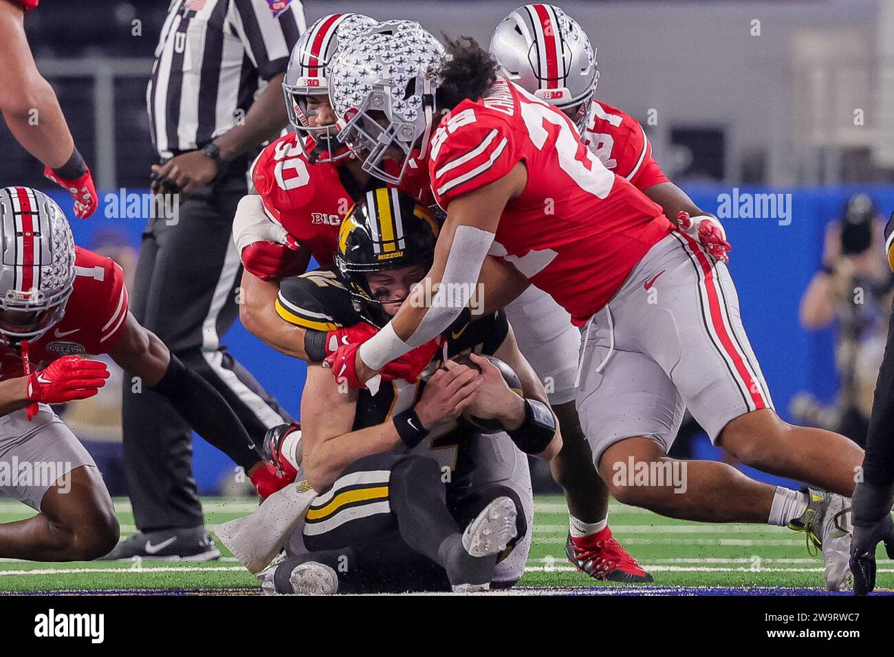 Arlington, Texas, USA. 29th Dec, 2023. Missouri Tigers quarterback ...