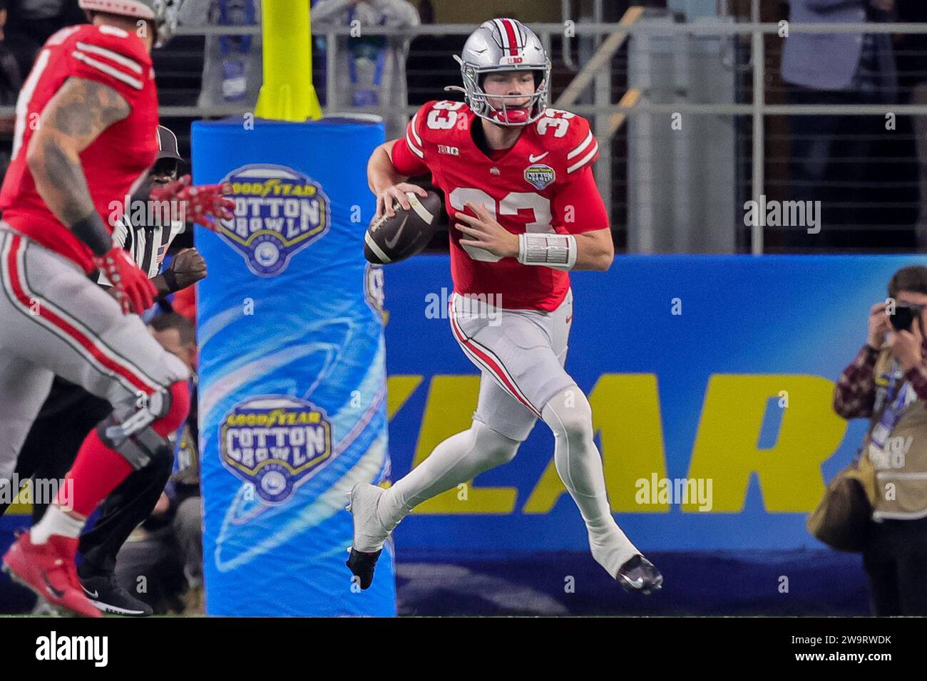 Arlington, Texas, USA. 29th Dec, 2023. Ohio State Buckeyes quarterback ...