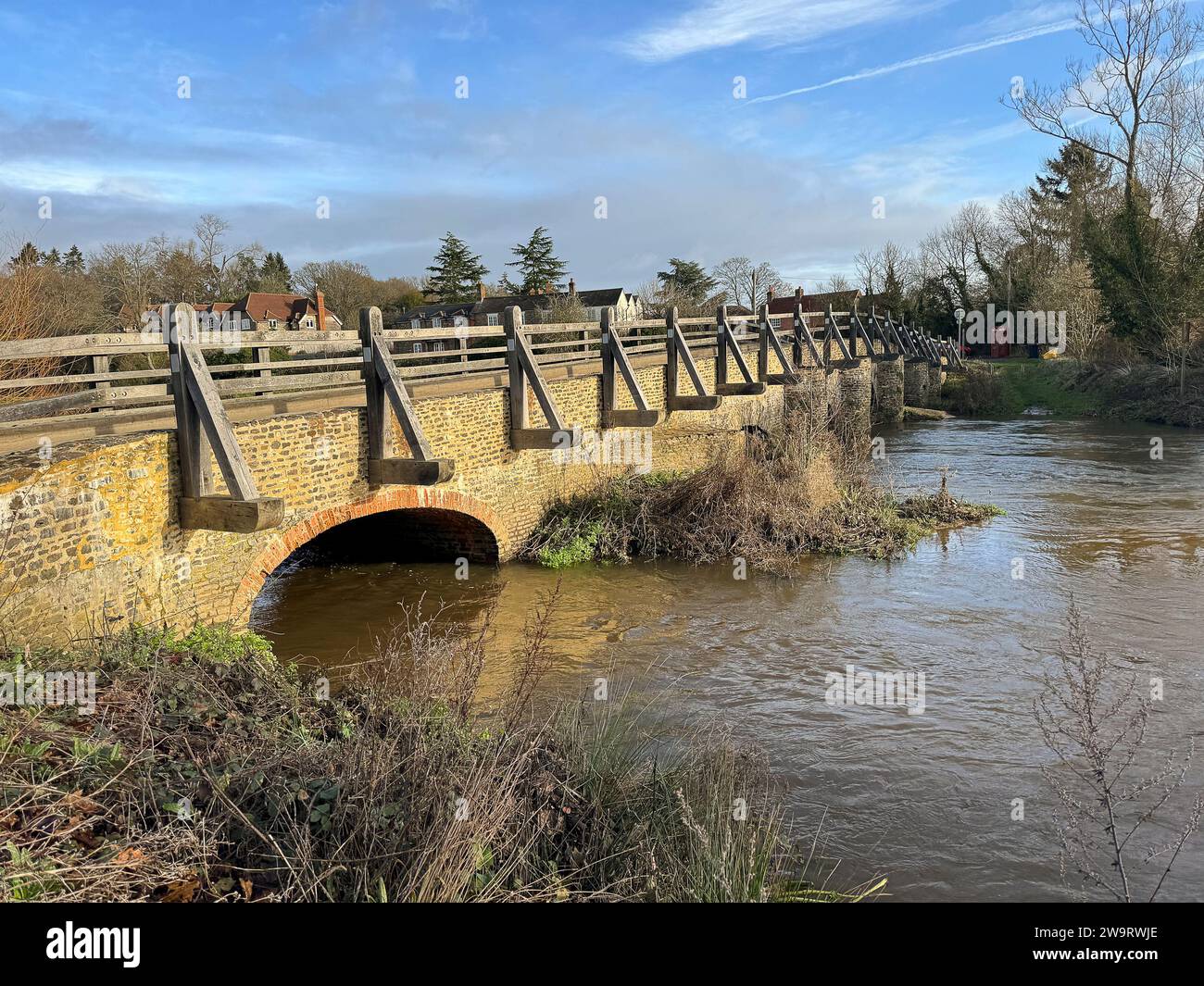 Tilford bridge surrey hi-res stock photography and images - Alamy