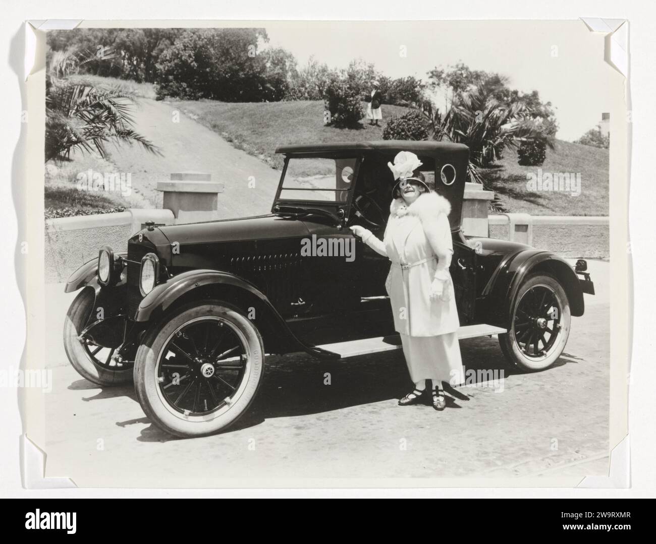 Car of the Studbaker's brand with the Vaudeville singer Trixie Friganza ...