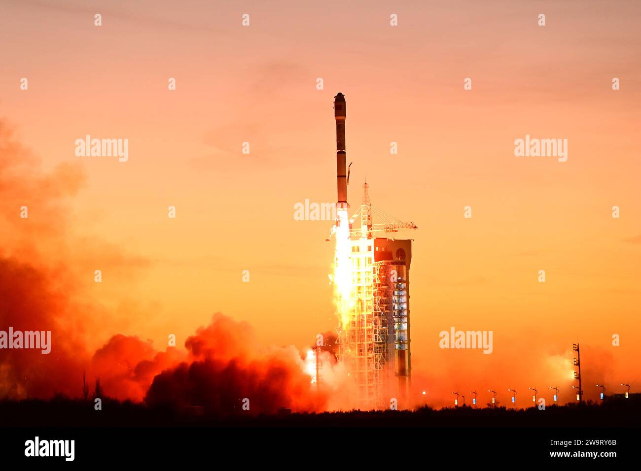 Jiuquan. 30th Dec, 2023. A Long March-2C carrier rocket carrying a test ...
