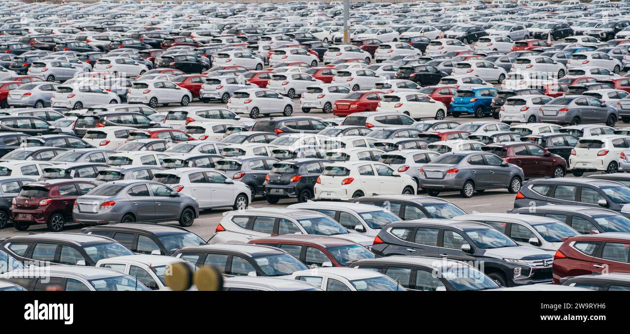 Witness the seamless parking and transportation of new hatchbacks from ...
