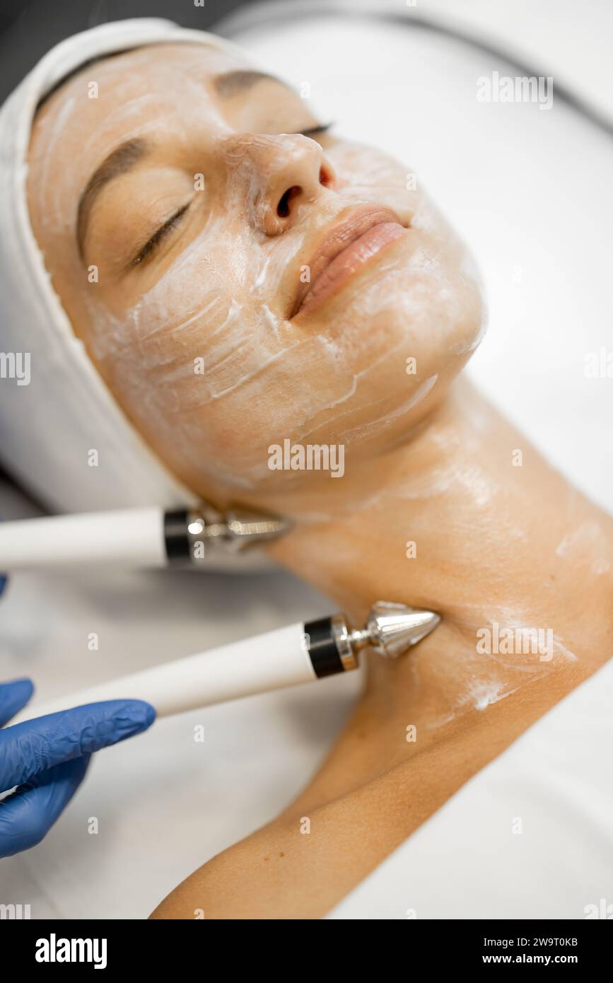 Facial micro current procedure hi-res stock photography and images - Alamy