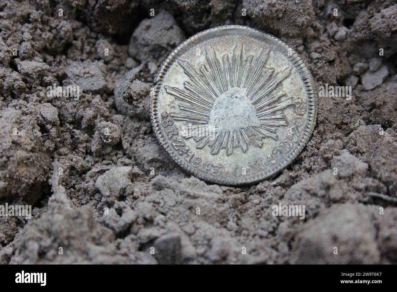 Mexican coins vintage hi-res stock photography and images - Alamy