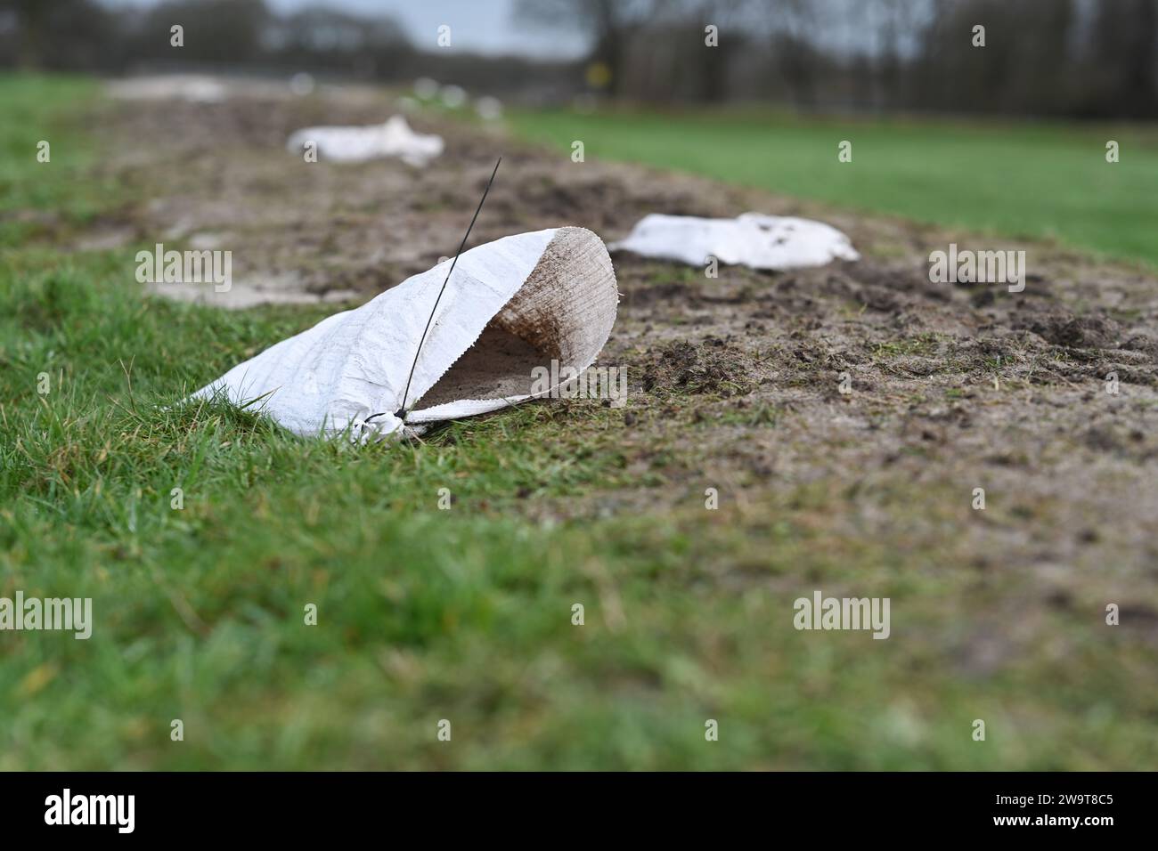 Hollen, Germany. 30th Dec, 2023. Sandbags are lying on the river ...