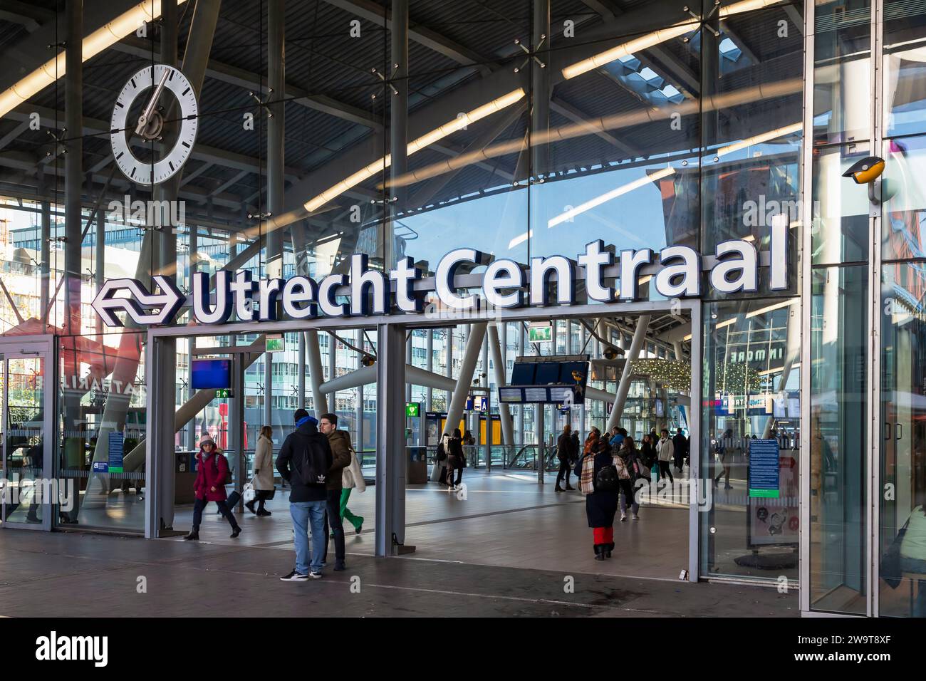 Utrecht netherlands train station hi-res stock photography and images ...