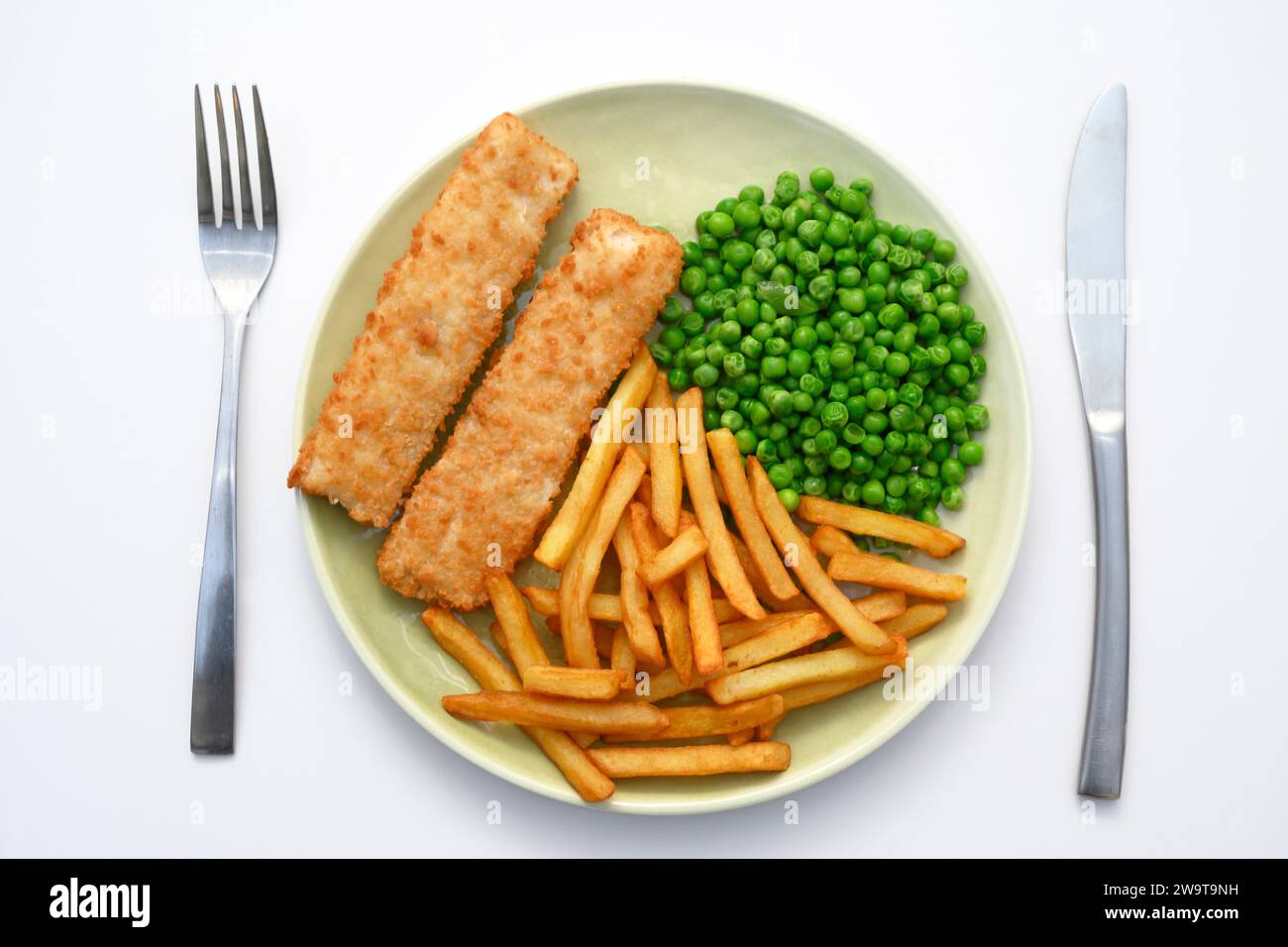 Fish fingers chips and peas Stock Photo - Alamy