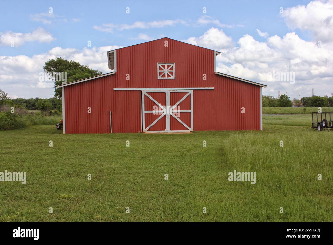 Classic red barn hi-res stock photography and images - Alamy