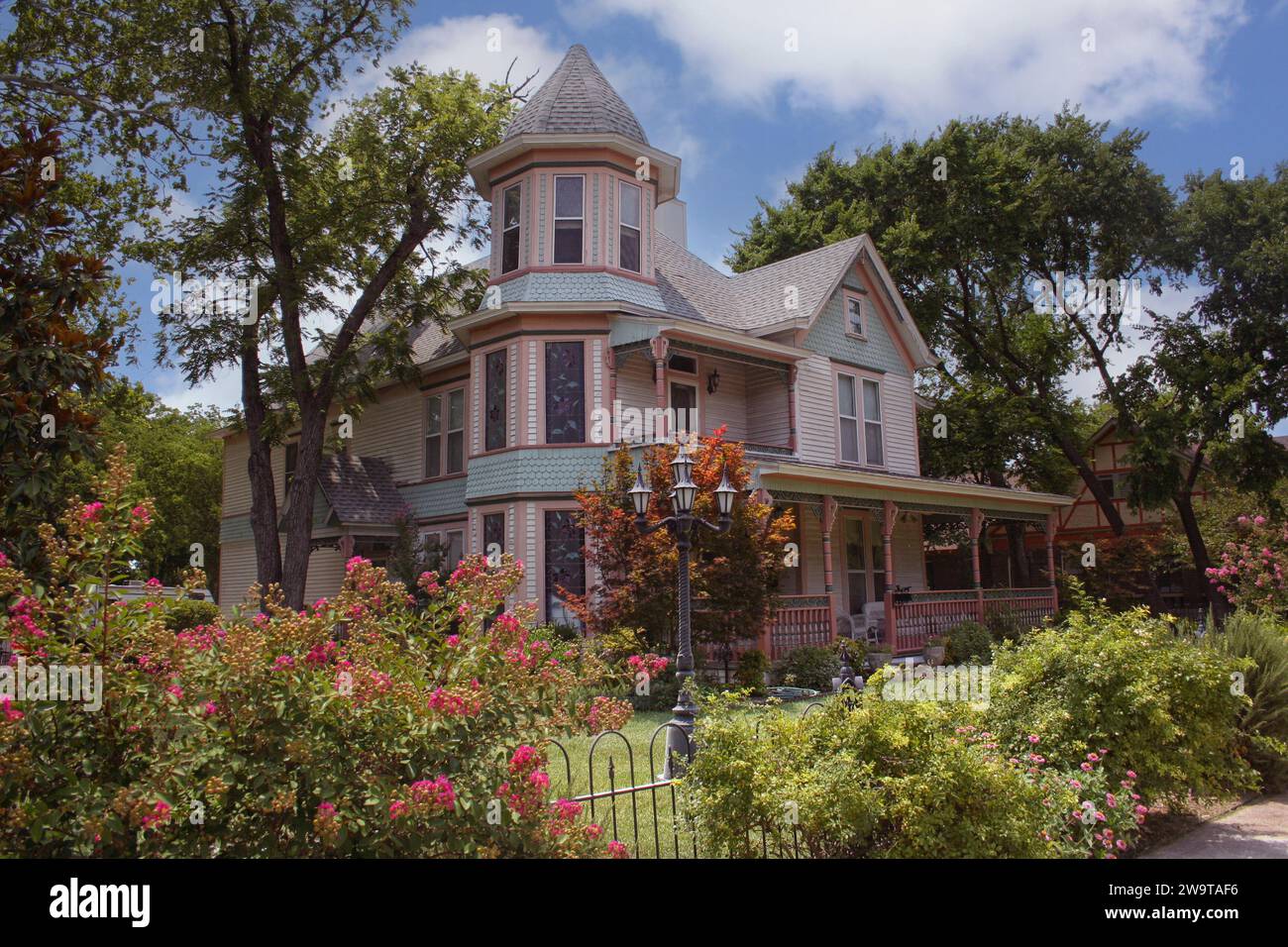 Historic Victorian Mansion Located in Rural East Texas. Waxahachie TX ...