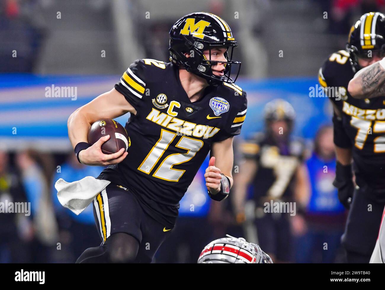 Arlington, TX, USA. 29th Dec, 2023. Missouri Tigers quarterback Brady ...
